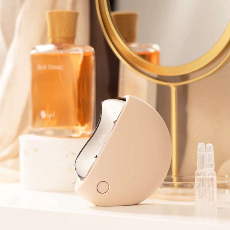 Price網購 - [台灣製造] Lisscode Smio.V 溫冷緊緻按摩儀 [2色]