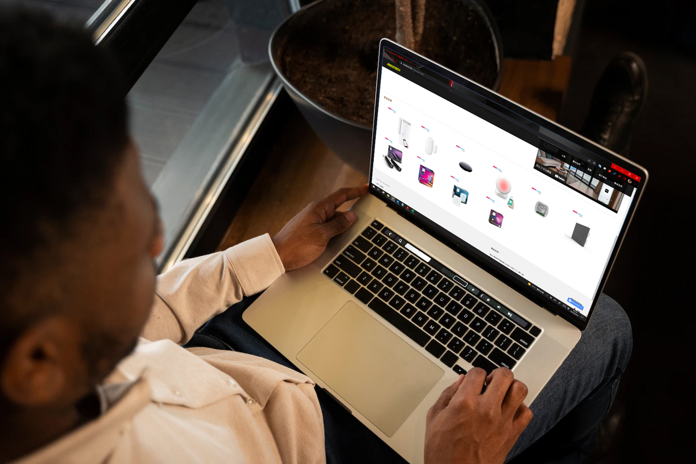 關於我們 - ROCKTECH (HONG KONG) LIMITED