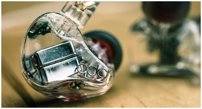 QDC Studio版8動鐵單元公模版監聽耳機 8SS 價錢、規格及用家意見 - 香港格價網 Price.com.hk