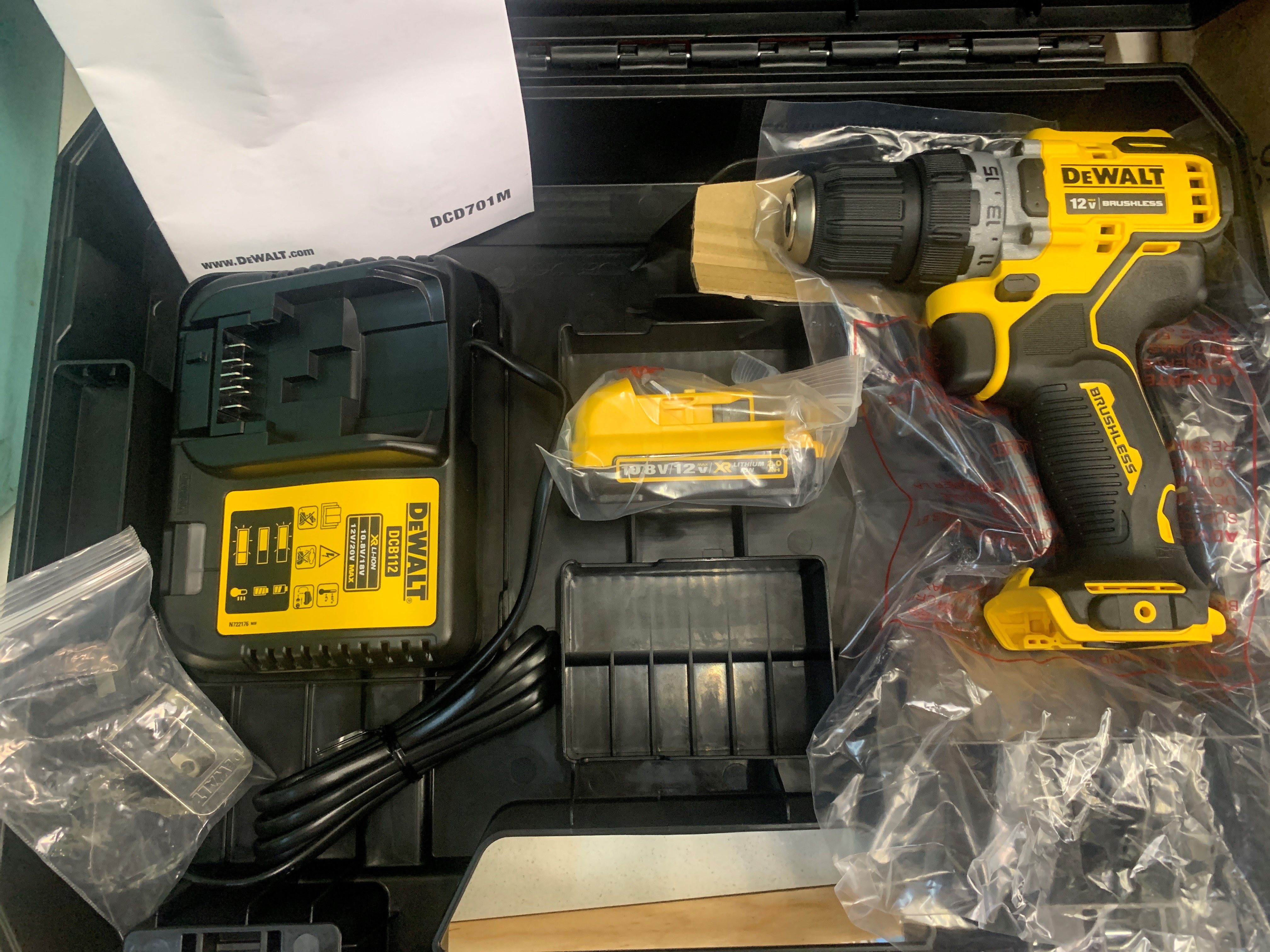 DEWALT Xtreme 12V Max 鋰電無刷充電式電鑽起子套裝 DCD701MD1E 價錢、規格及用家意見 - 香港格價網 Price ...