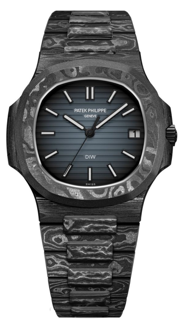 Patek Philippe DiW Patek Nautilus 5711 "ALL CARBON GRIS" 價錢、規格及用家意見 ...